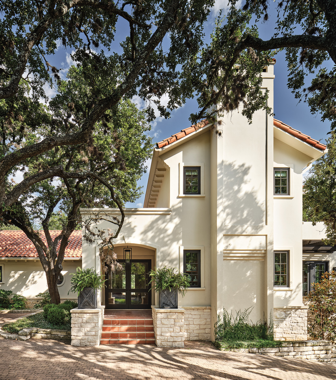 Behind The Divine New Look Of A Texas Home That Belonged To A Bishop ...