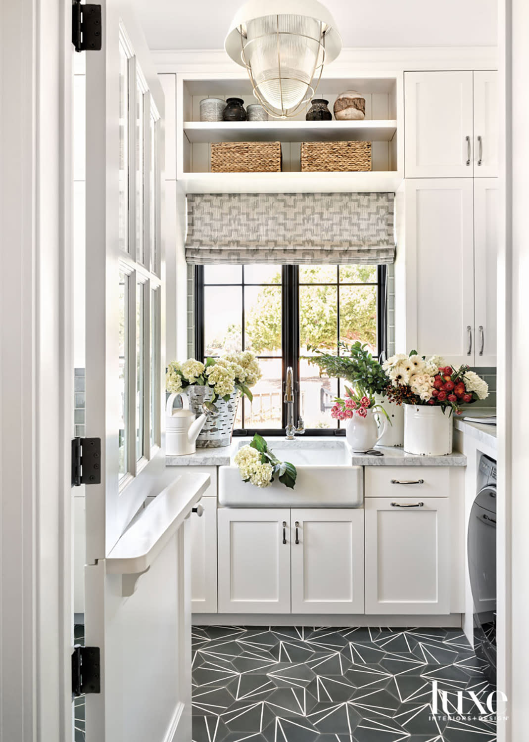 Channel The Cozy Vibes Of This Desert Cottage With English Charm | Luxe ...