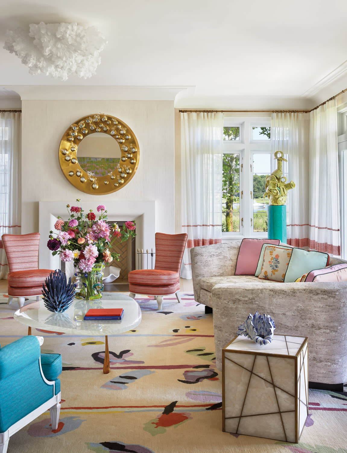 Escape To This Color-Splashed Hamptons Abode For The Weekend | Luxe ...