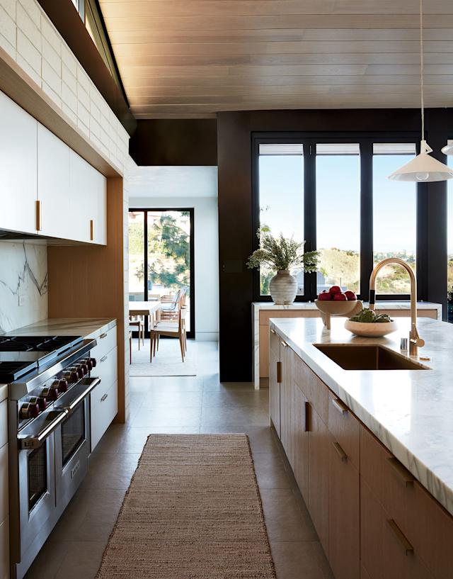 Creating An Airy, Modern Residence In The Hills Of Los Angeles | LUXE ...