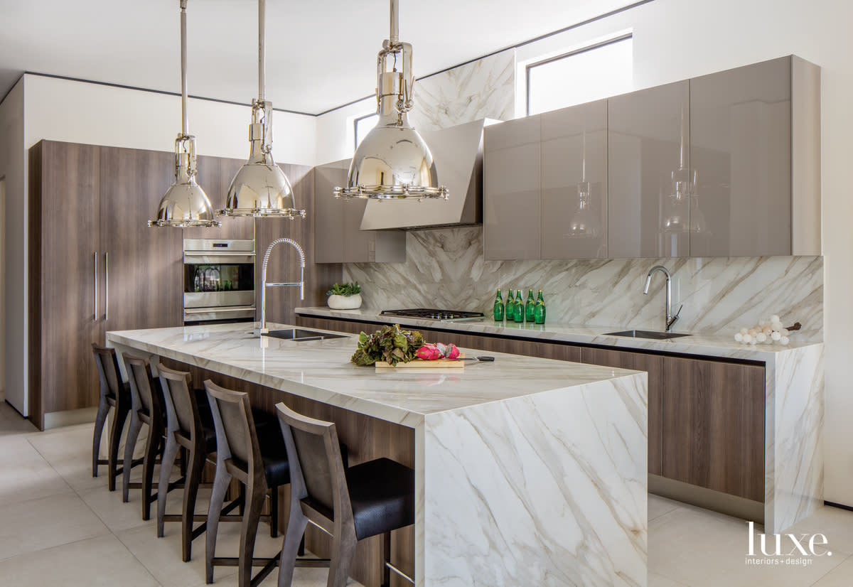 A Contemporary Residence Marries Contrasting Elements | Luxe Interiors ...