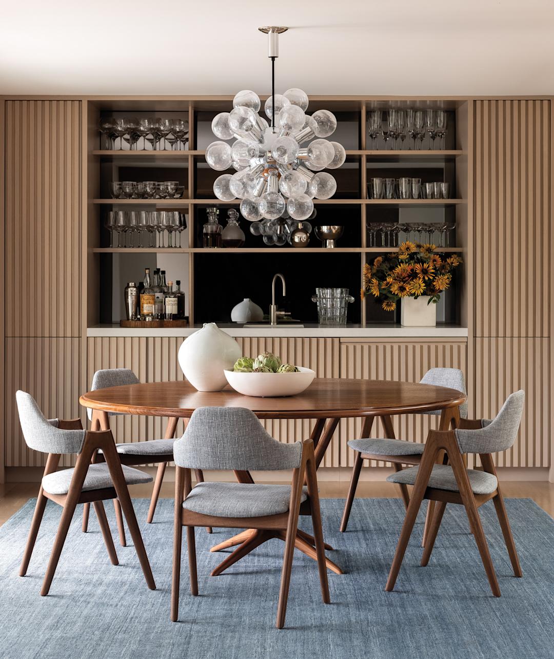 Find The Mid-Mod Fun Of Palm Springs In This Seattle Home | Luxe ...
