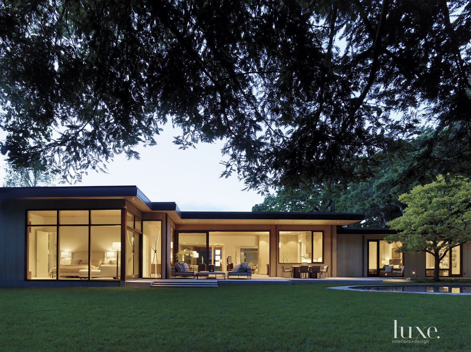 Modern Rear Exterior Landscape | LUXE Interiors + Design