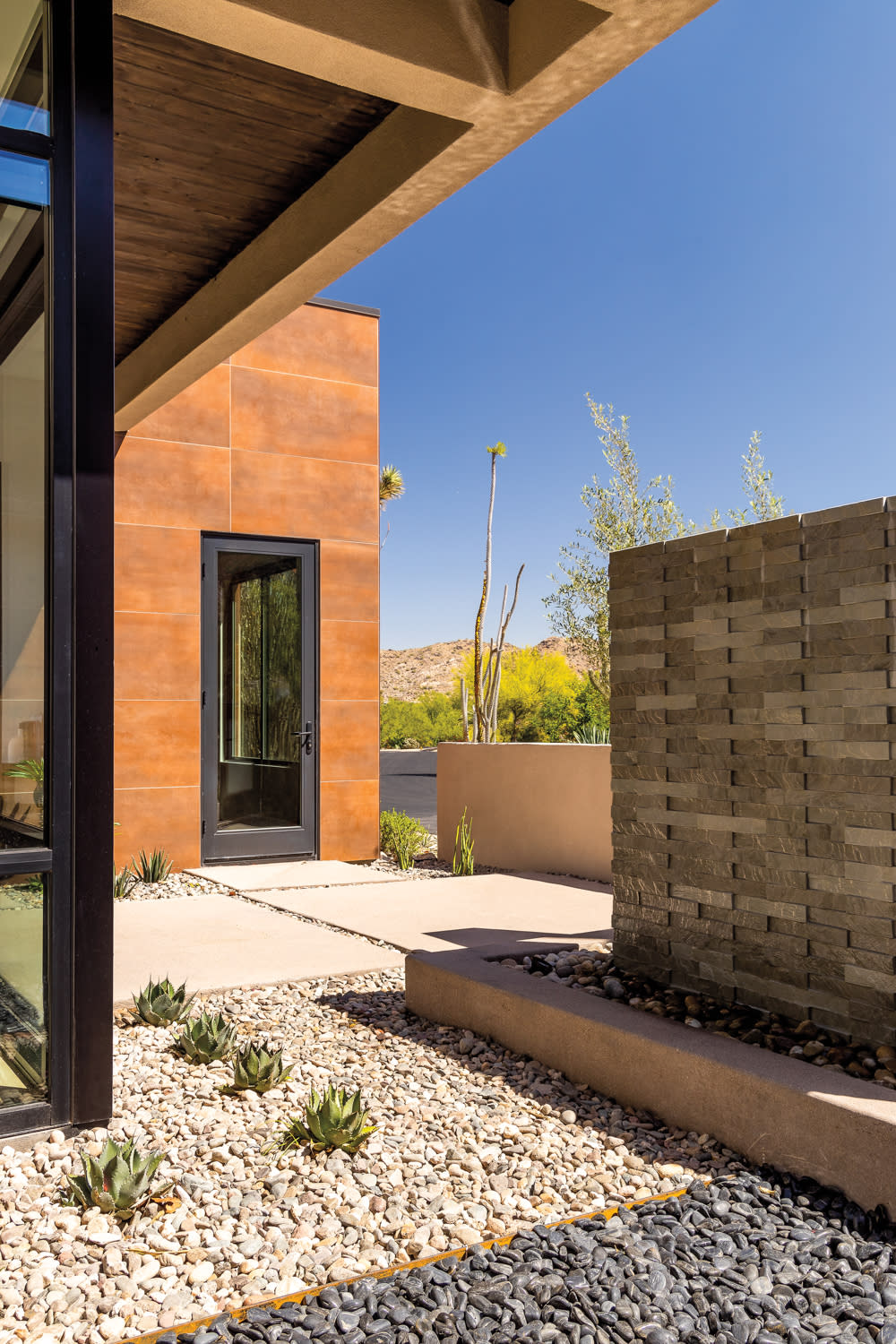 Revel In The Midcentury-Inspired Magic Of This Arizona Home | Luxe ...