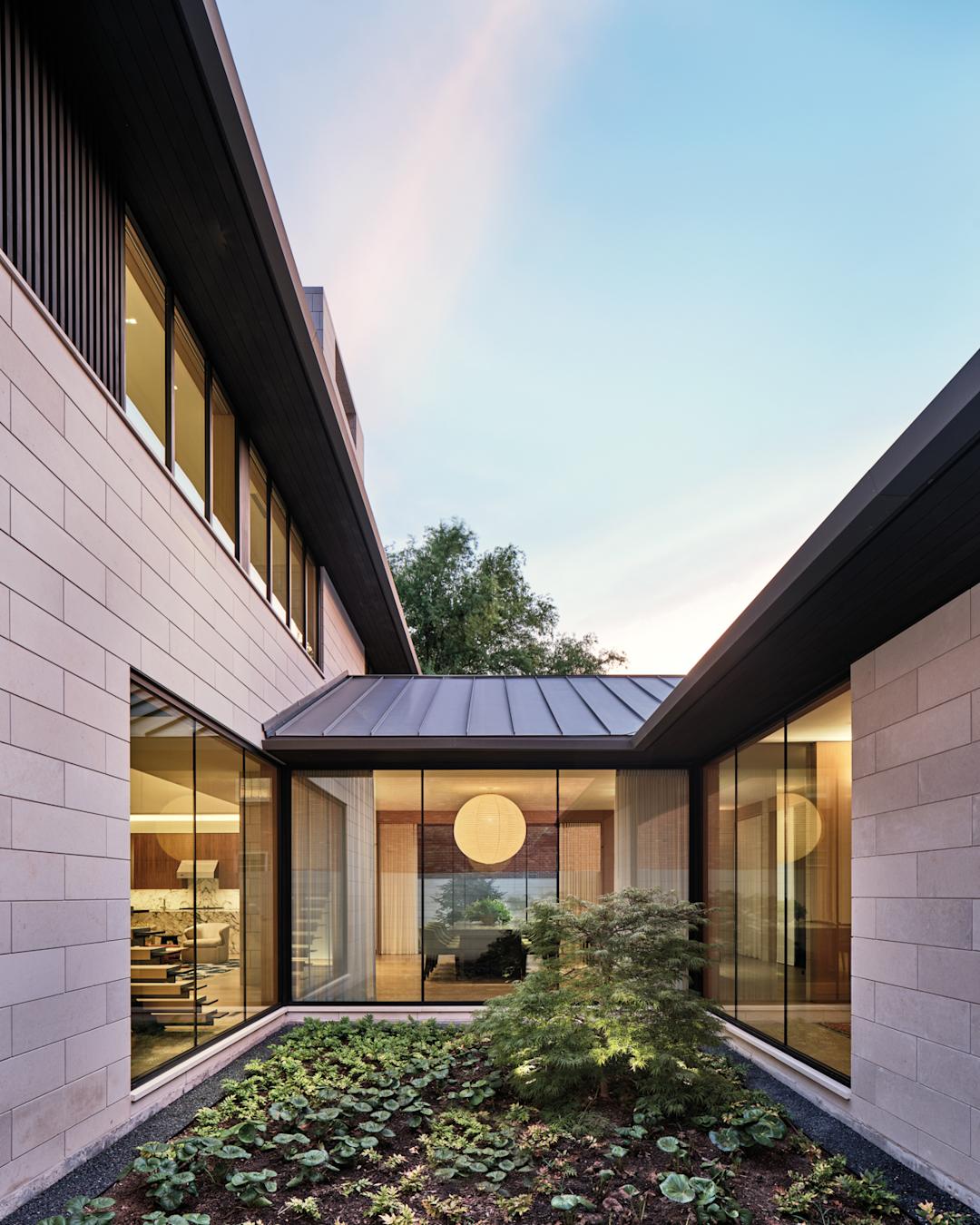 See How Sentiment Drives The Design Of This Dallas Dwelling | Luxe ...