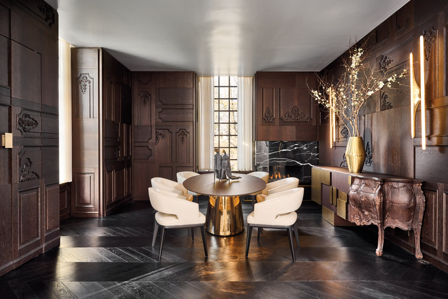 Step Inside A Modern Atlanta Retreat With Dramatic Interiors | LUXE ...