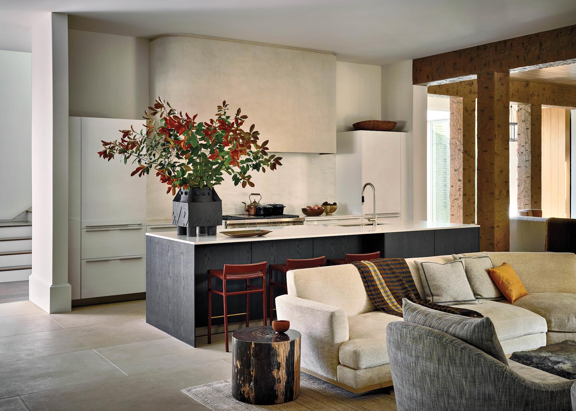 25 White Kitchens You Need To Bookmark For Renovation Inspo | LUXE ...