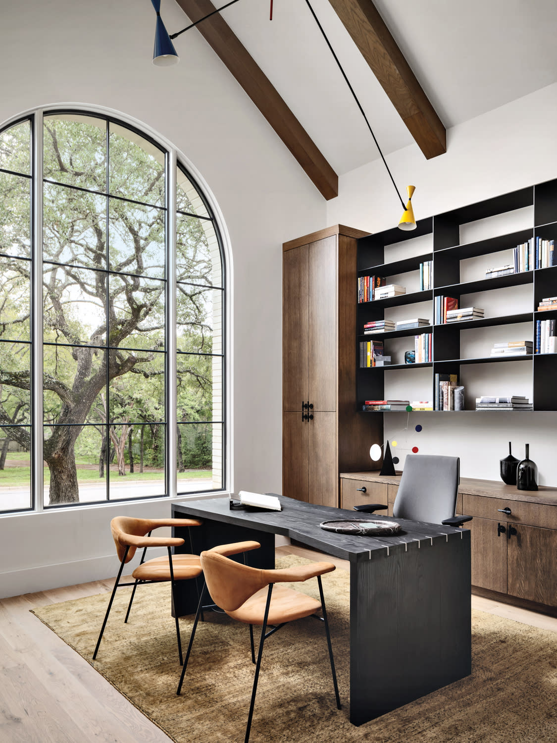 How 1930s French Modernism Influences This Austin Home | Luxe Interiors ...