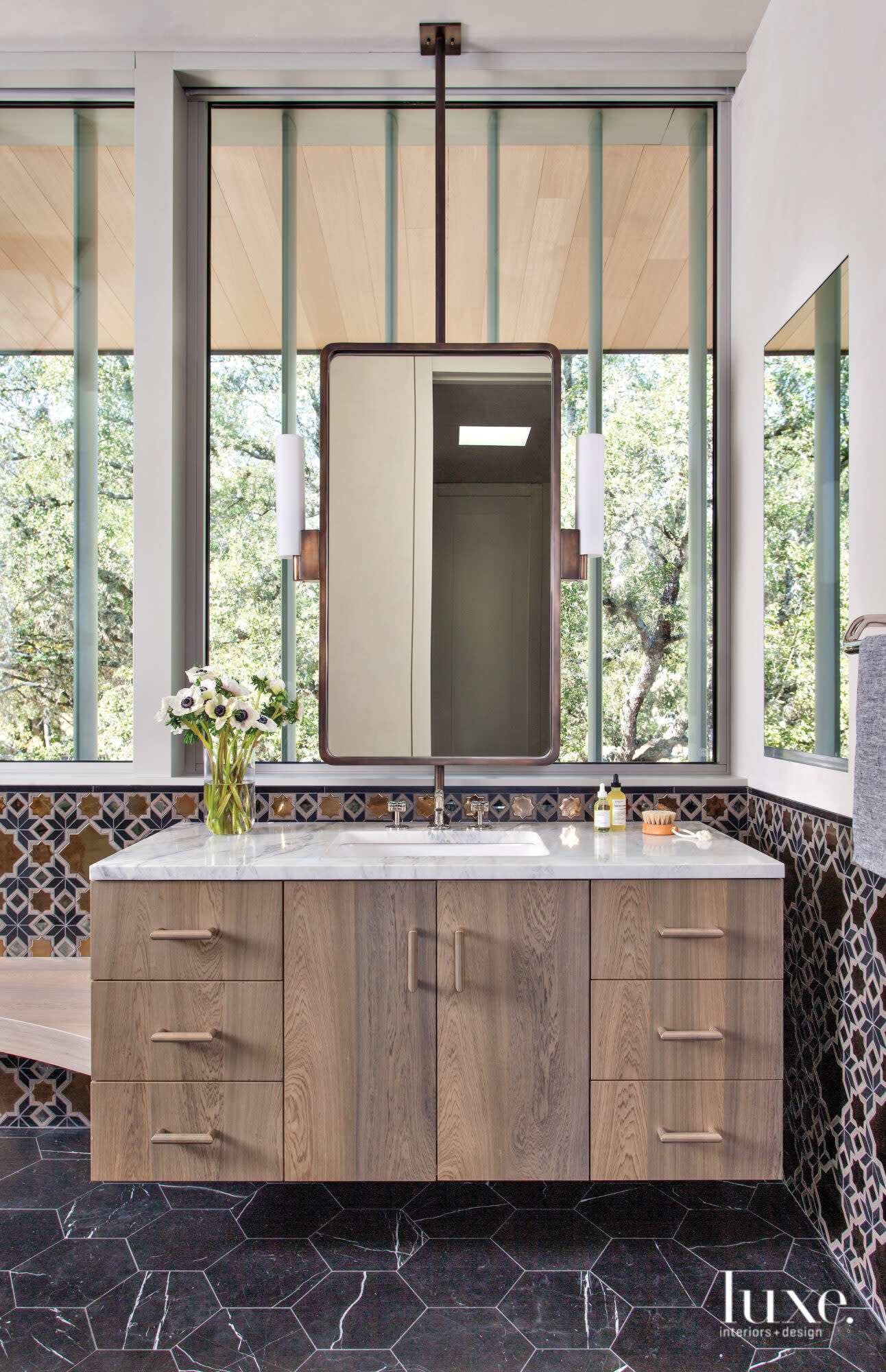 An Austin Design Team Fuses Sleek Architecture And Warm Interiors ...