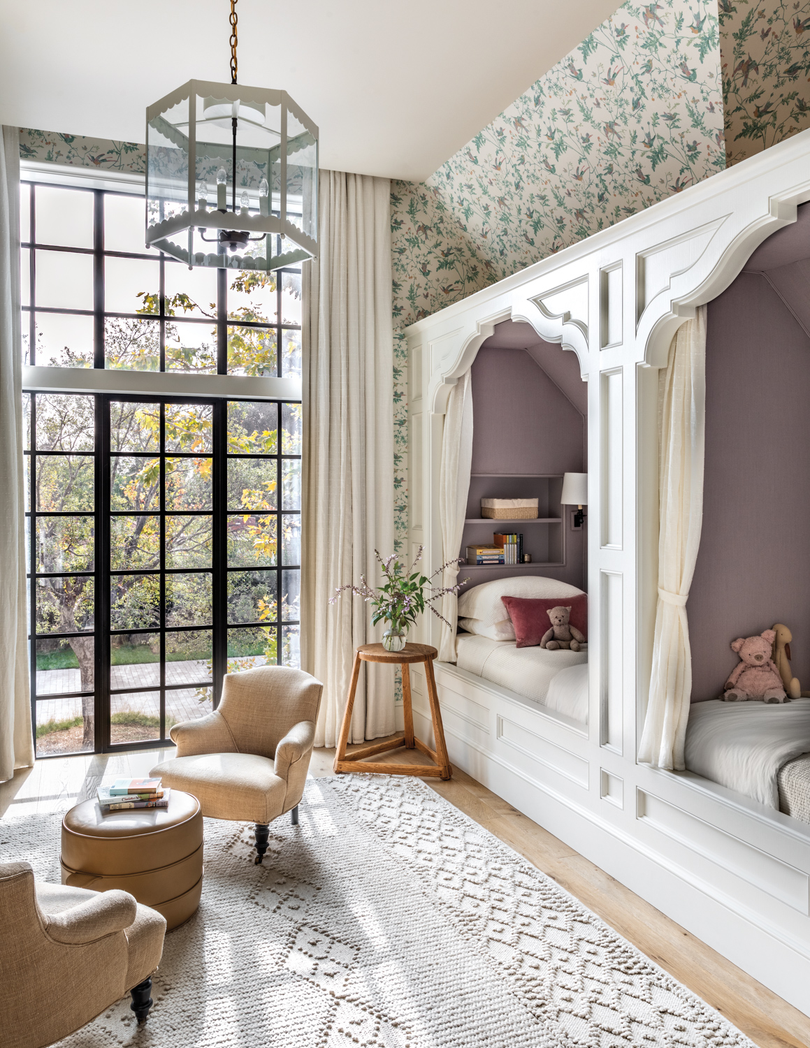 Inside An Idyllic California Retreat That Conjures European Ambience ...