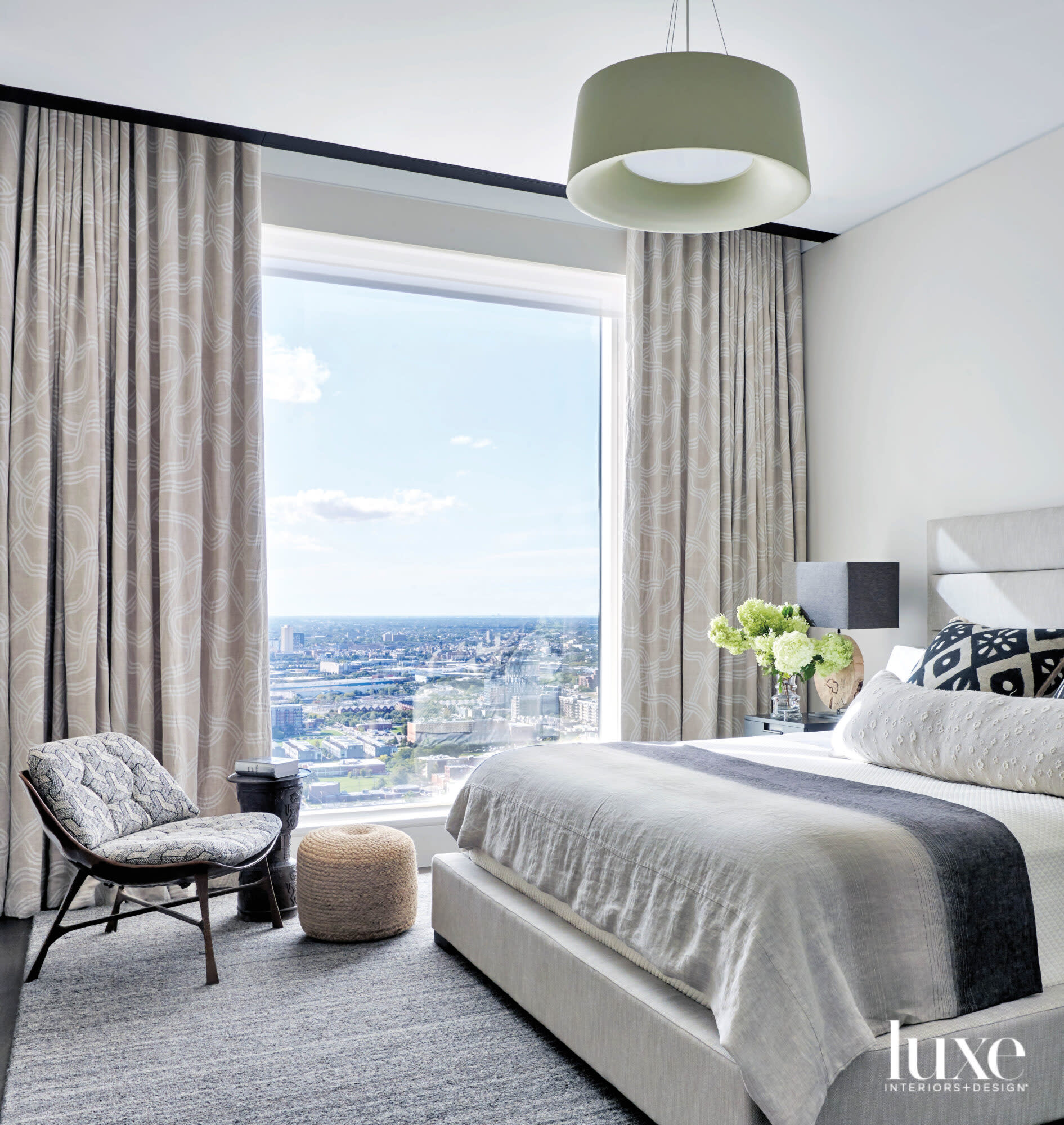 Elegant Chicago High-Rise Condo Takes Its Cue From Its Stunning Views ...
