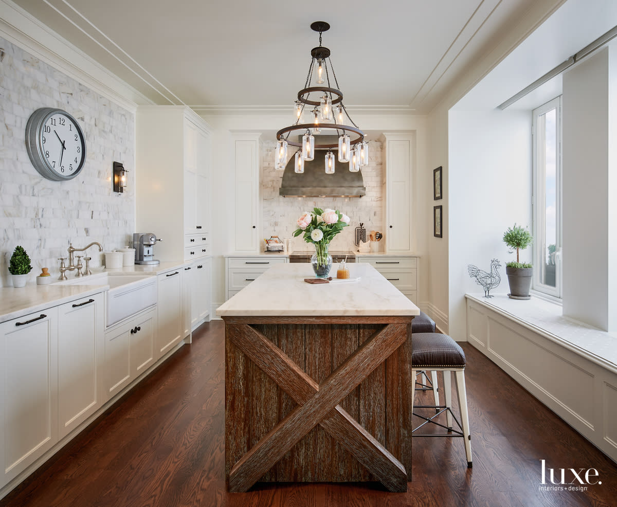 A City Penthouse Embraces A Rustic Yet Elegant Look | Luxe Interiors ...