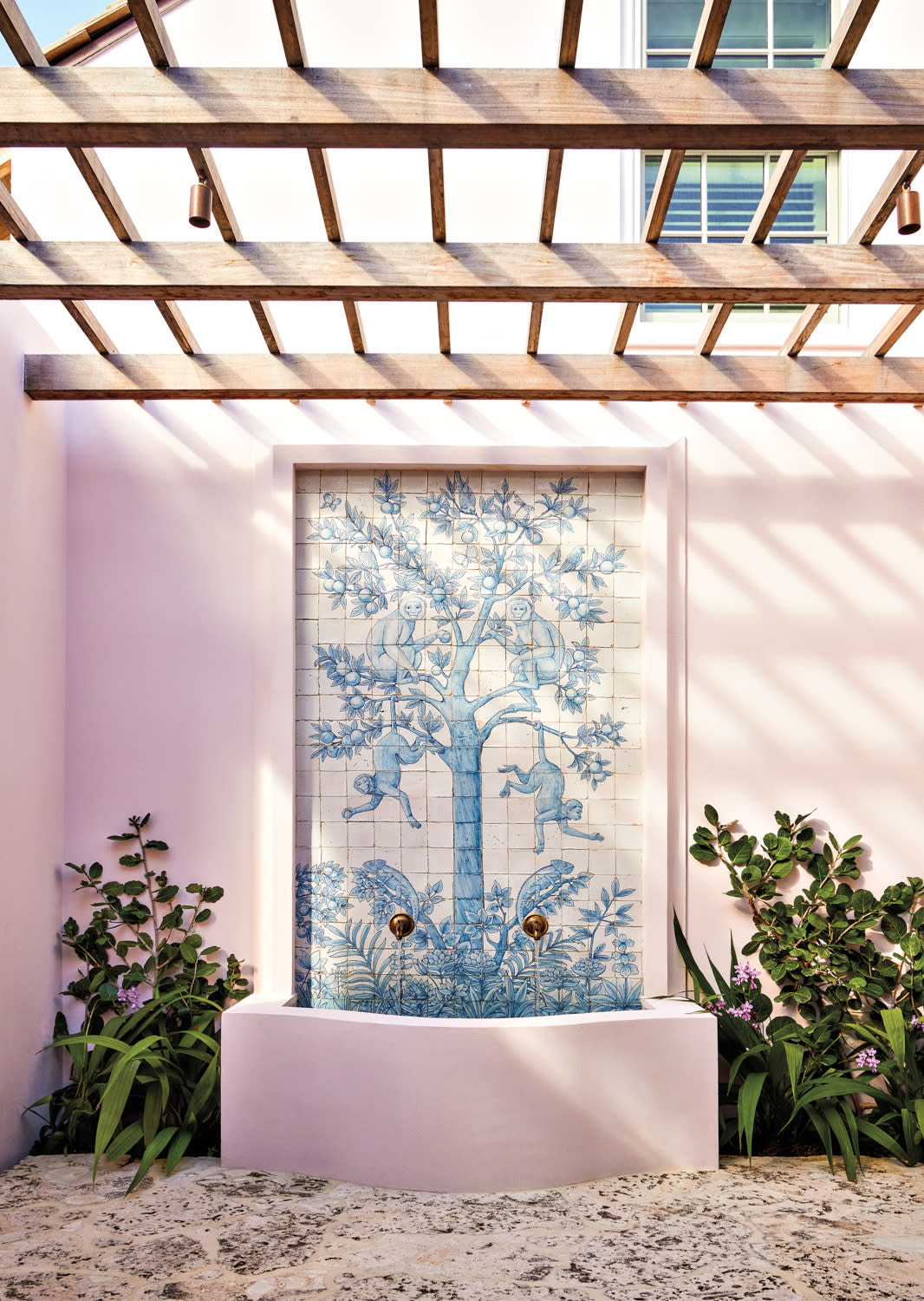 Details Abound In A Palm Beach Home With Old-World Style | Luxe ...