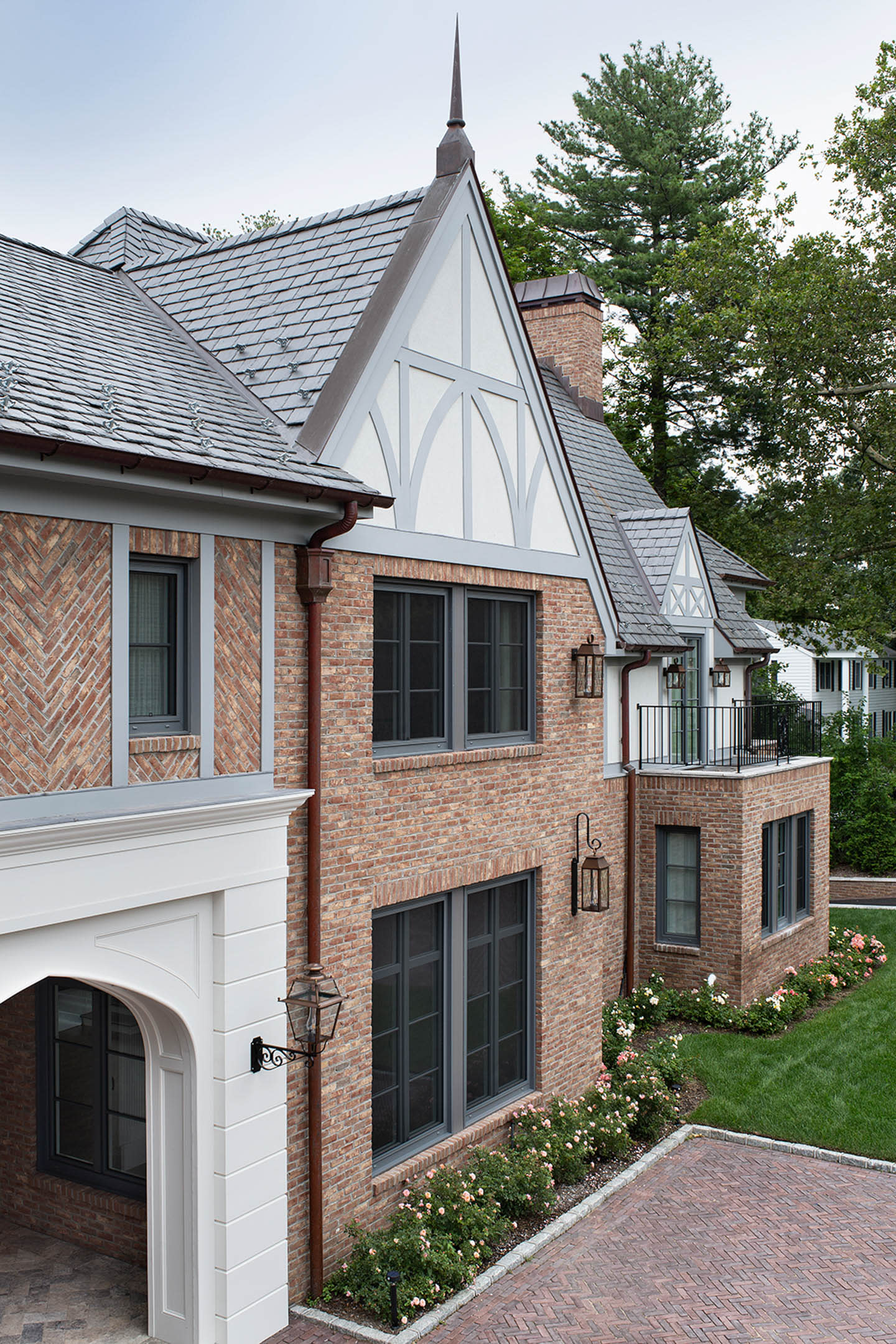 Castlecore Design: Add A Little Medieval Magic To Your Home | LUXE ...