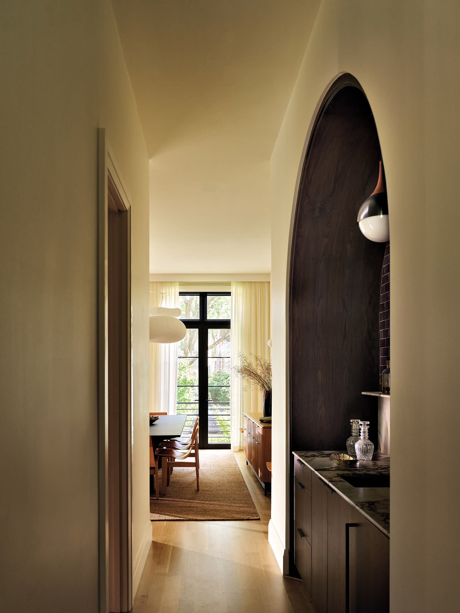 This Contemporary Chicago Family Home Blends Style + Comfort | LUXE ...