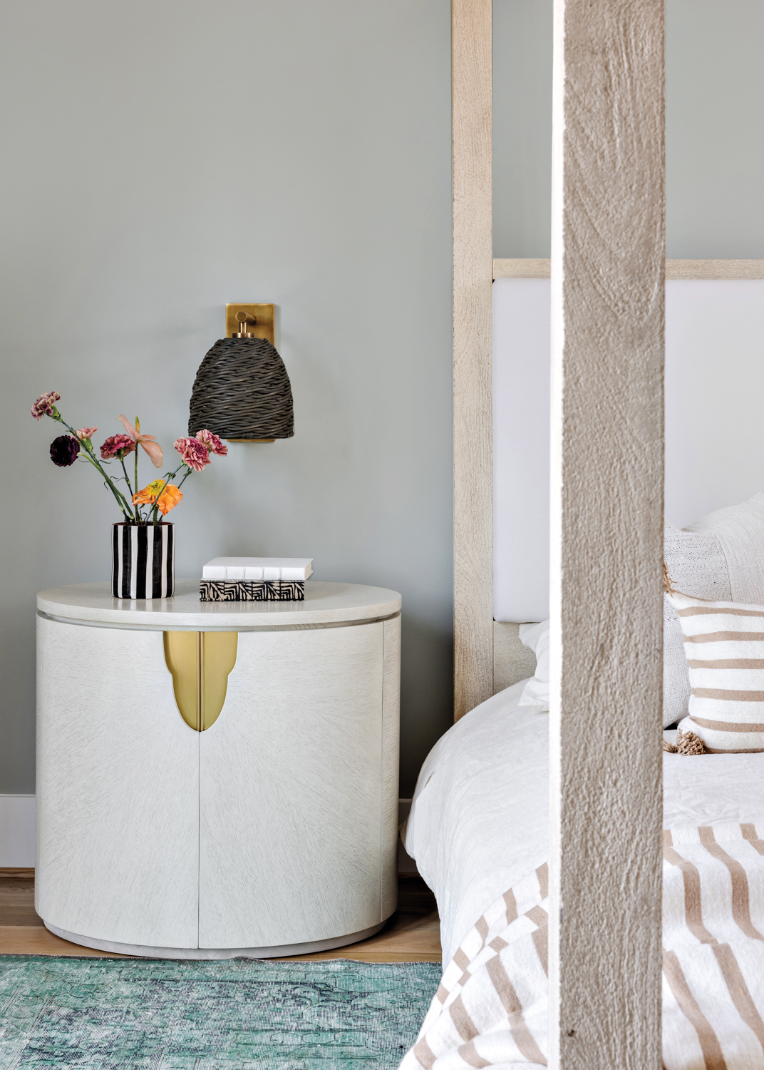 Tour This North Carolina Lake Home Layered In Sophistication | Luxe ...