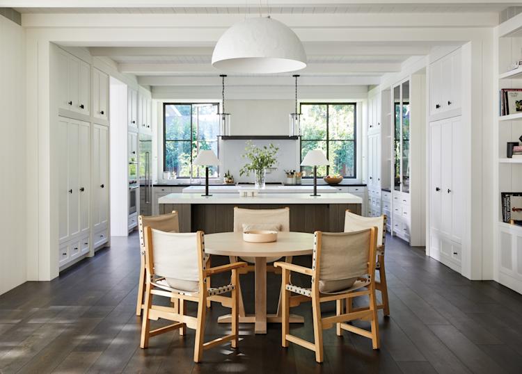 A Modern Take On Farmhouse That Dazzles With A Library-Dining Room ...