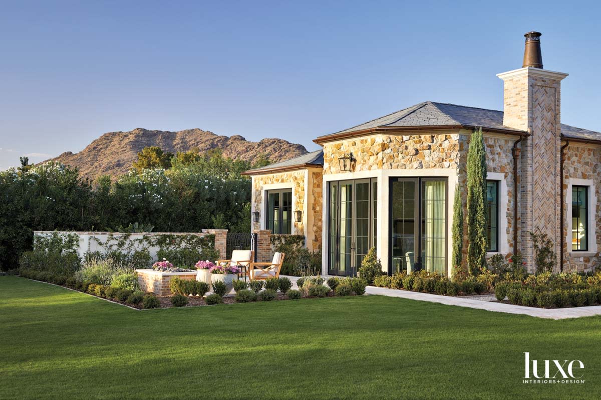 Cheer For The Tailored Look Of This Football Great’s Arizona Home ...