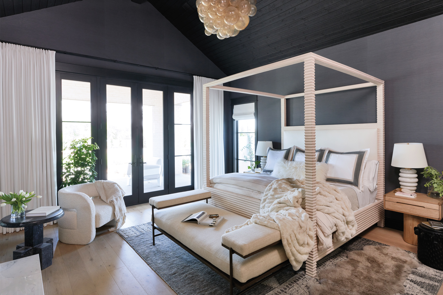 A Family Says Goodbye To Farmhouse Style With A Bold Refresh | Luxe ...