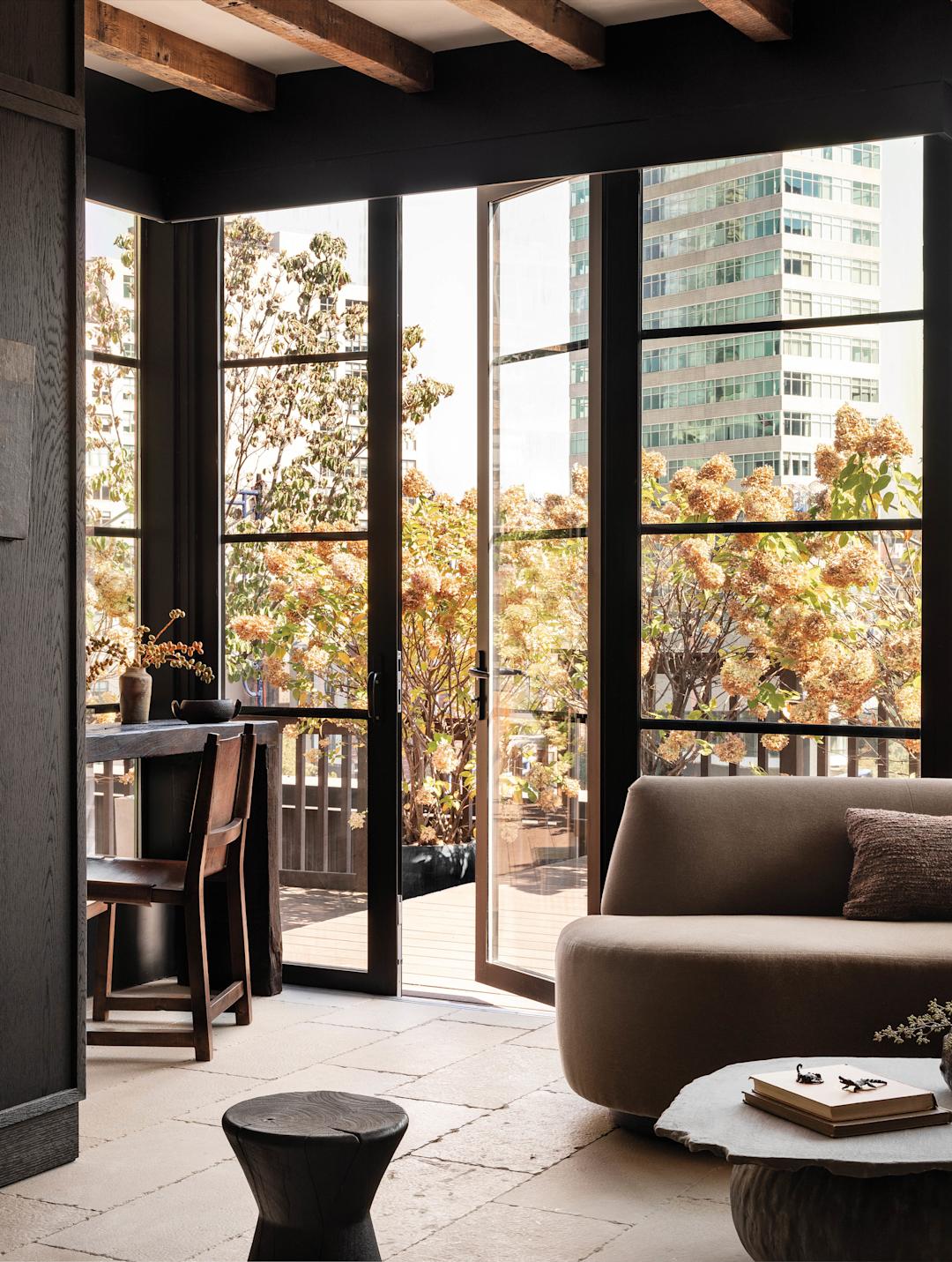 Blending New York Cool With Rustic Elegance In Tribeca | Luxe Interiors ...
