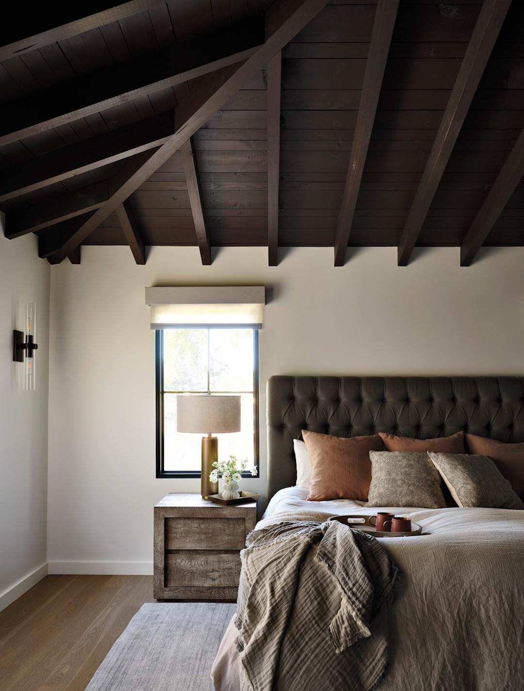 See How A Mediterranean-Style Hillsborough Home Invites All To Relax ...