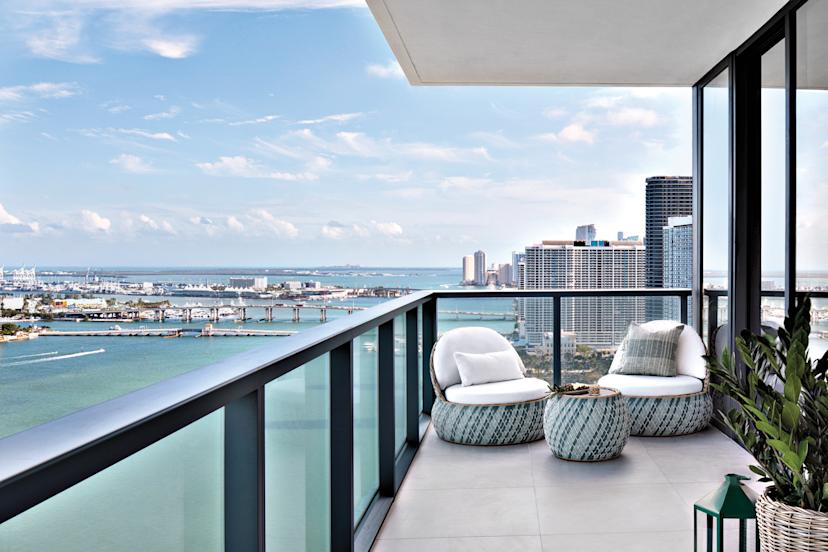 Soothing Minimalism Leads Way To Oceanic Views In This Miami Getaway ...