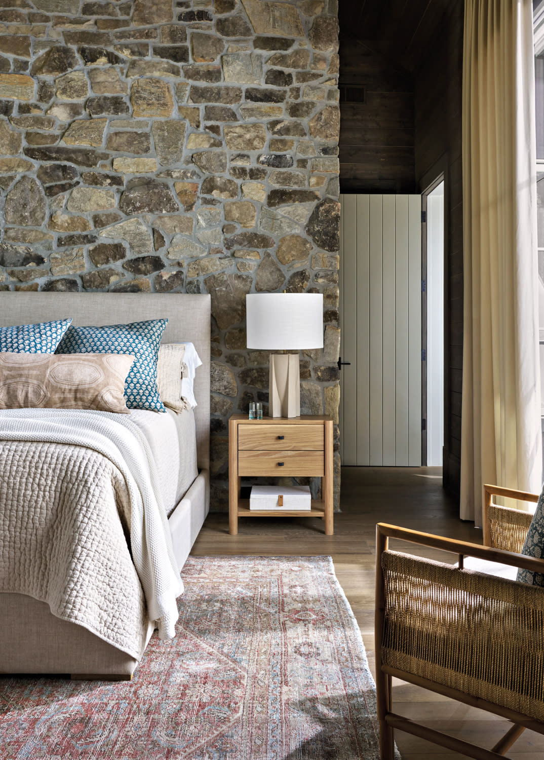 Rocky Landscapes Inspire The Look Of This Georgia Lake Retreat | Luxe ...