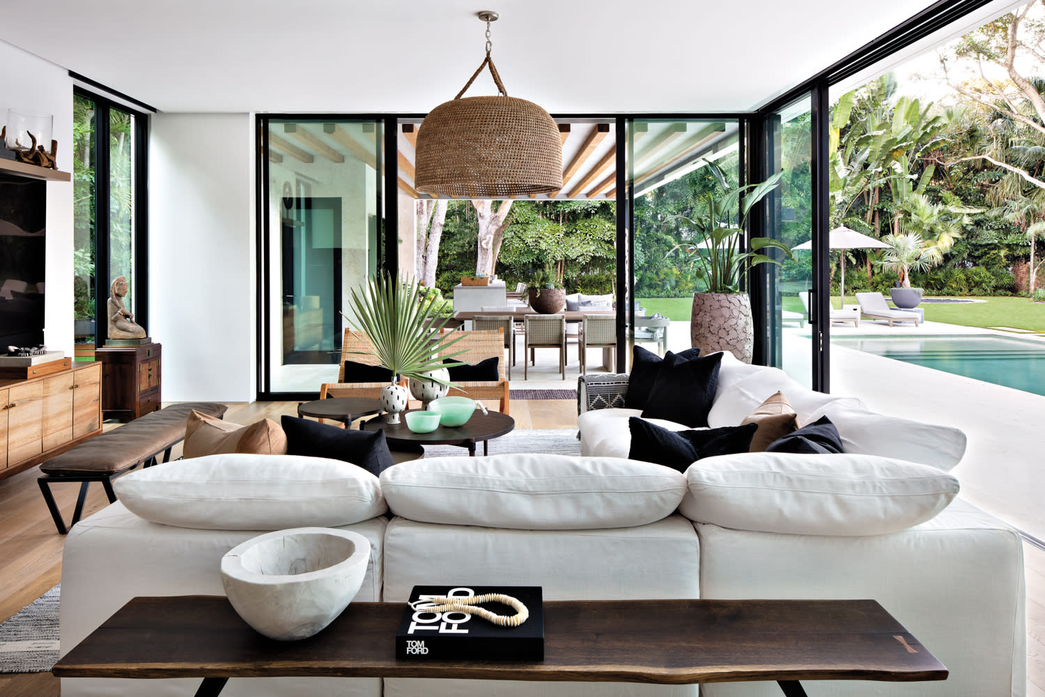 Peek Inside A Modern Miami Farmhouse Filled With Bold Art | Luxe ...