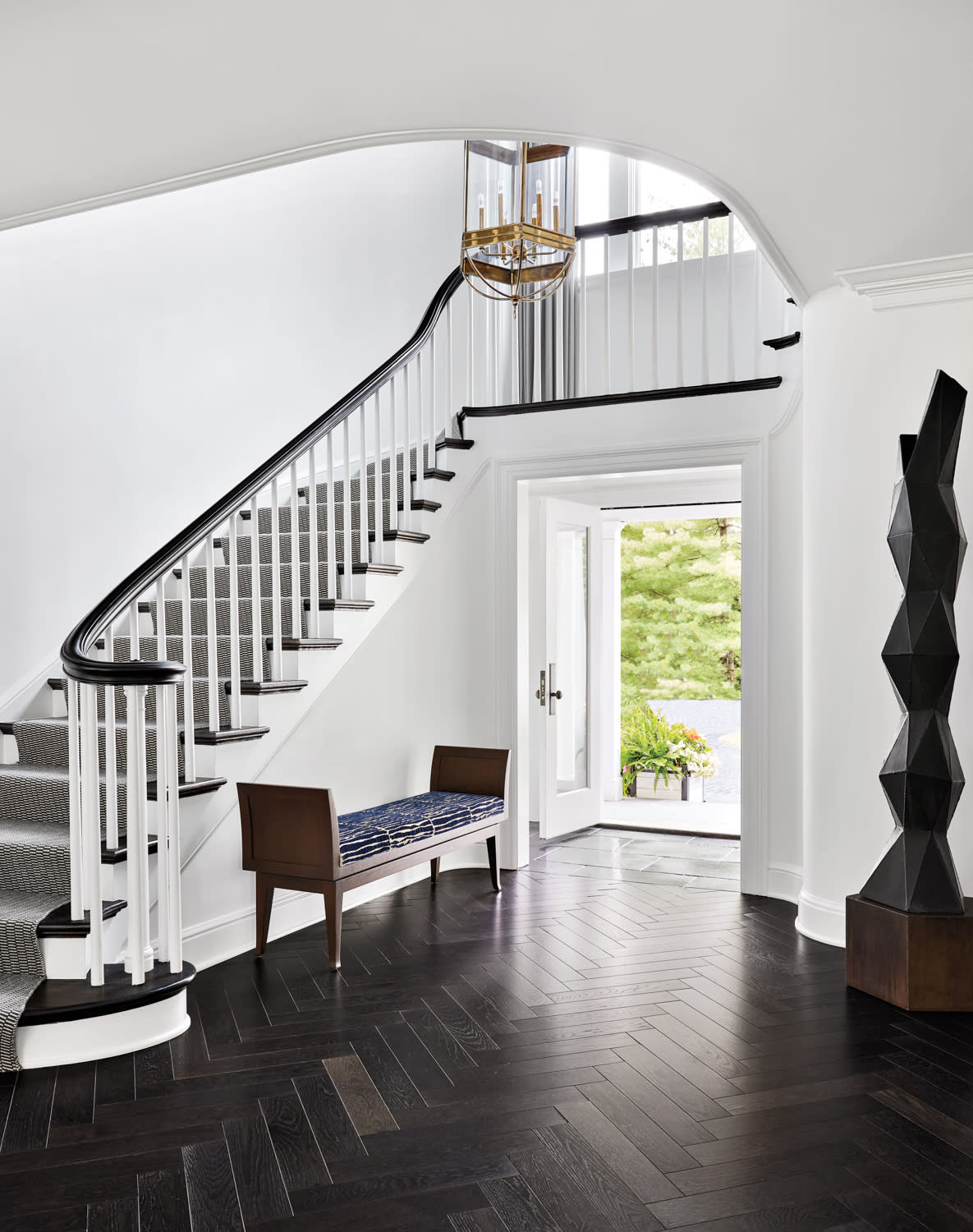 Behind This Historic Chicago Home Reimagined With Vibrant Art | Luxe ...