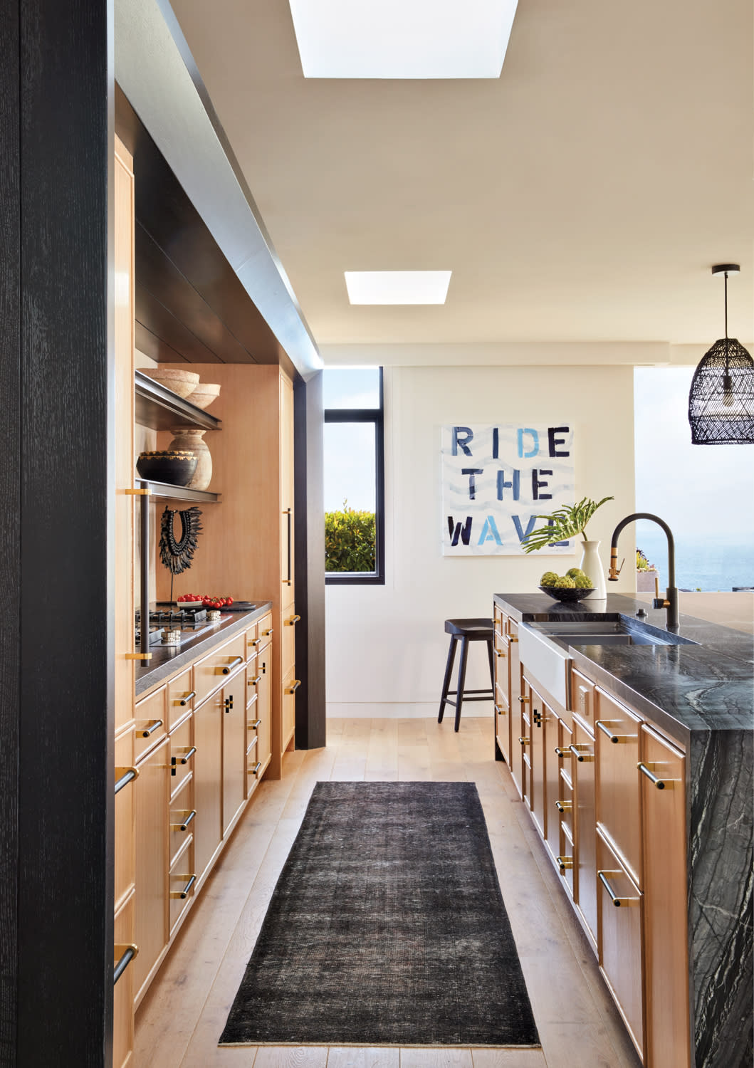 Clean-Lined Interiors Frame Panoramic Views Of The Pacific In SoCal ...