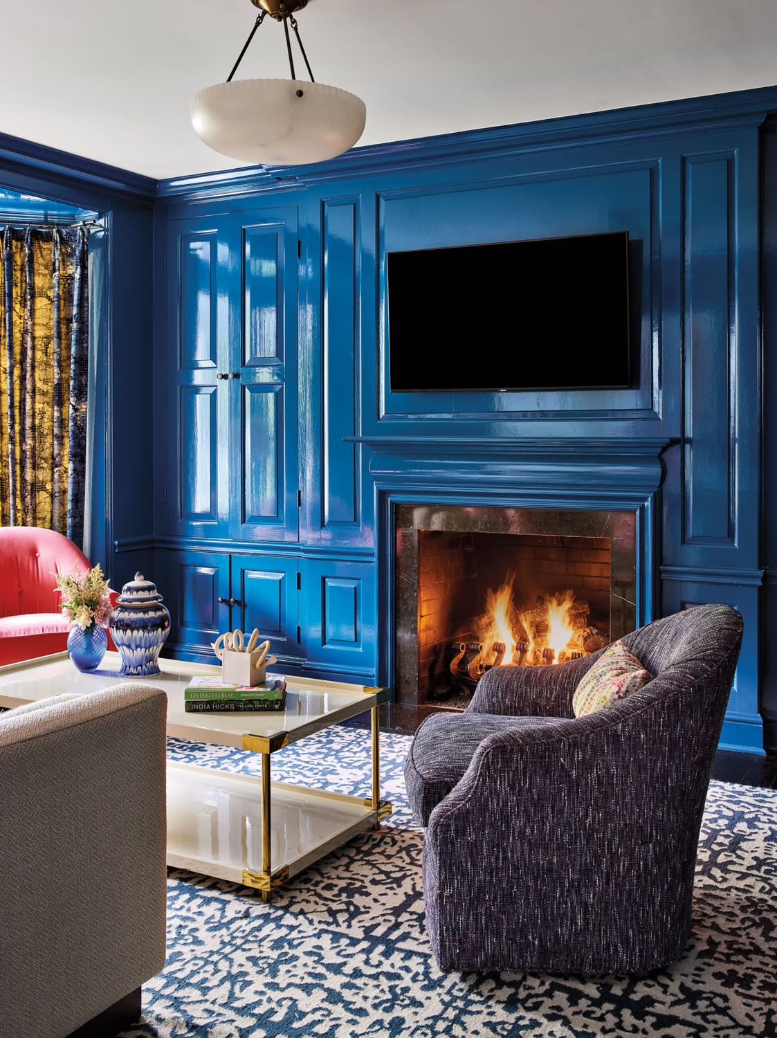 Behind This Historic Chicago Home Reimagined With Vibrant Art | Luxe ...