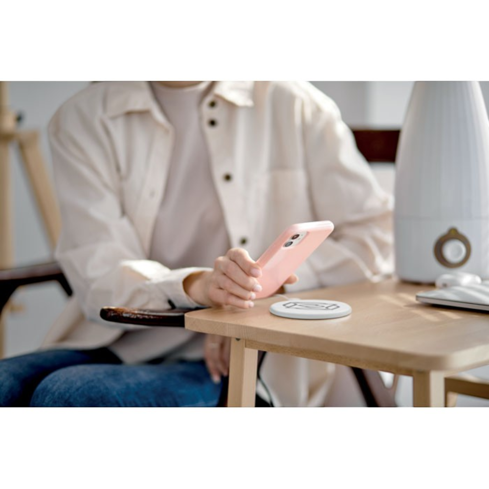 Chargeur sans fil en ABS recyclé | HelloPrint