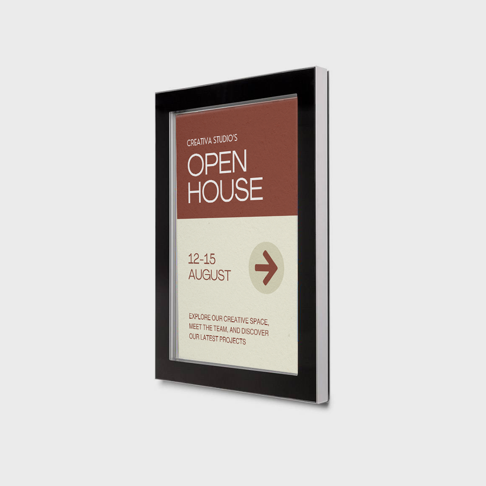 Outdoor Premium Poster Case Slim | HelloPrint