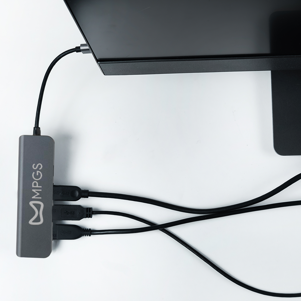 RCS Recycled Aluminium Hub with HDMI Input and HelloPrint