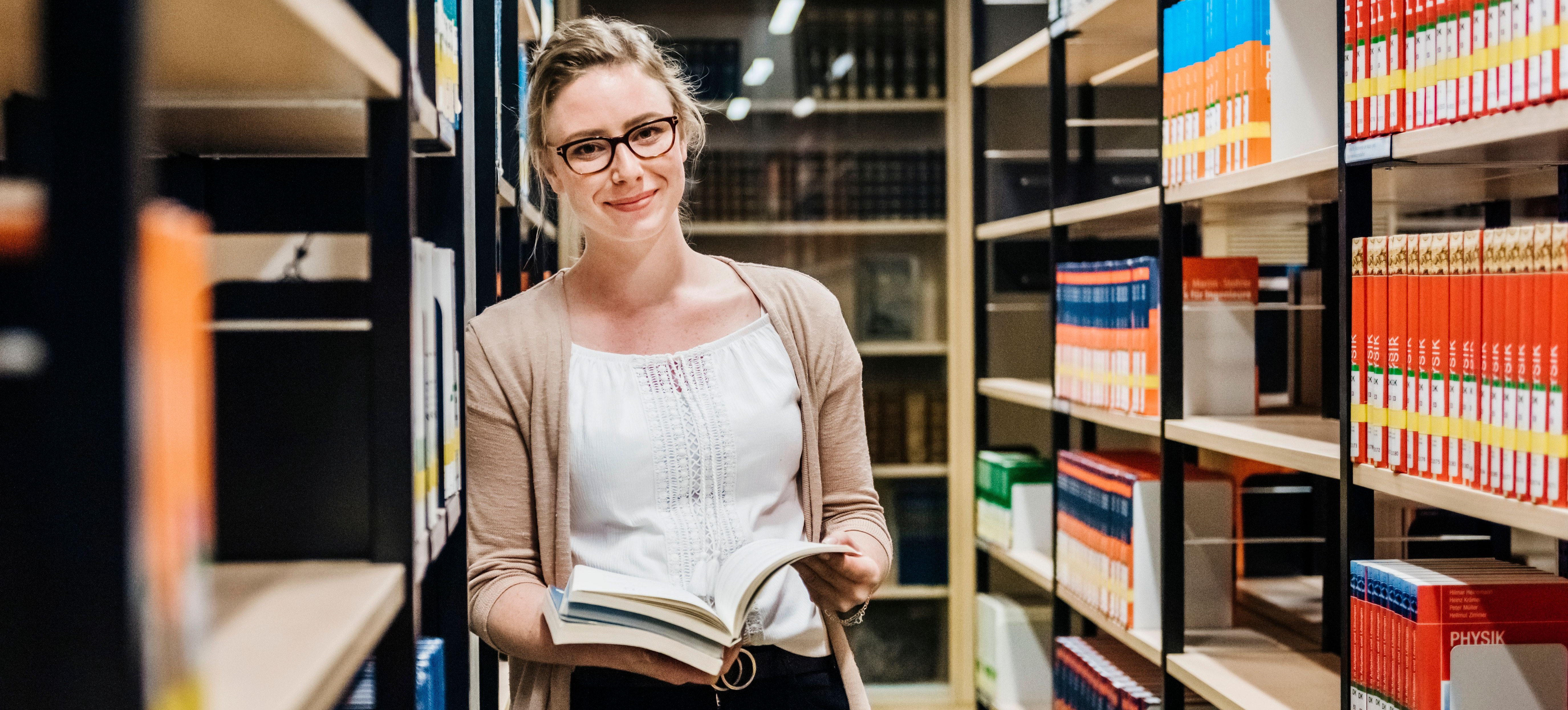 10 High-Paying Jobs for English Majors | Coursera