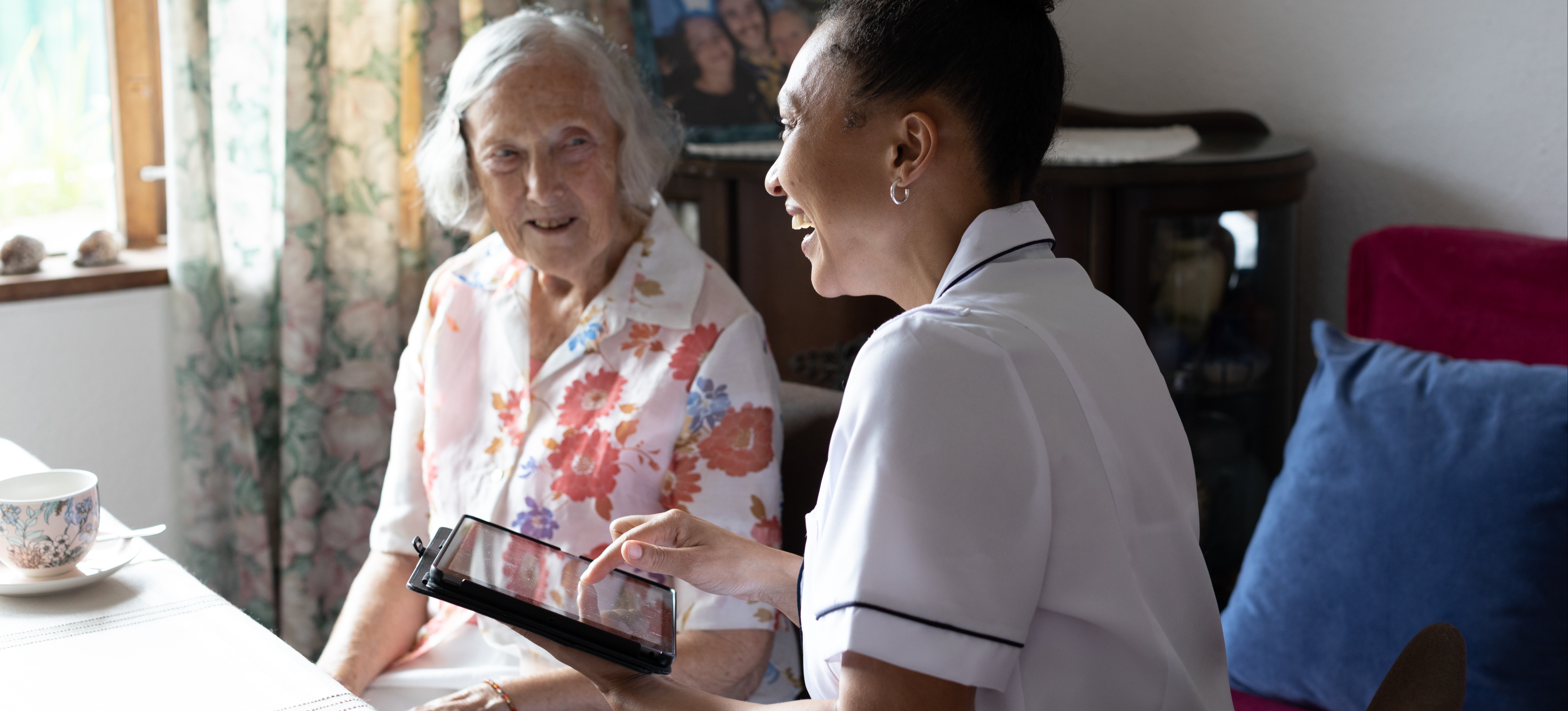 What Does a Social Worker Do (and How Do I Become One)? | Coursera