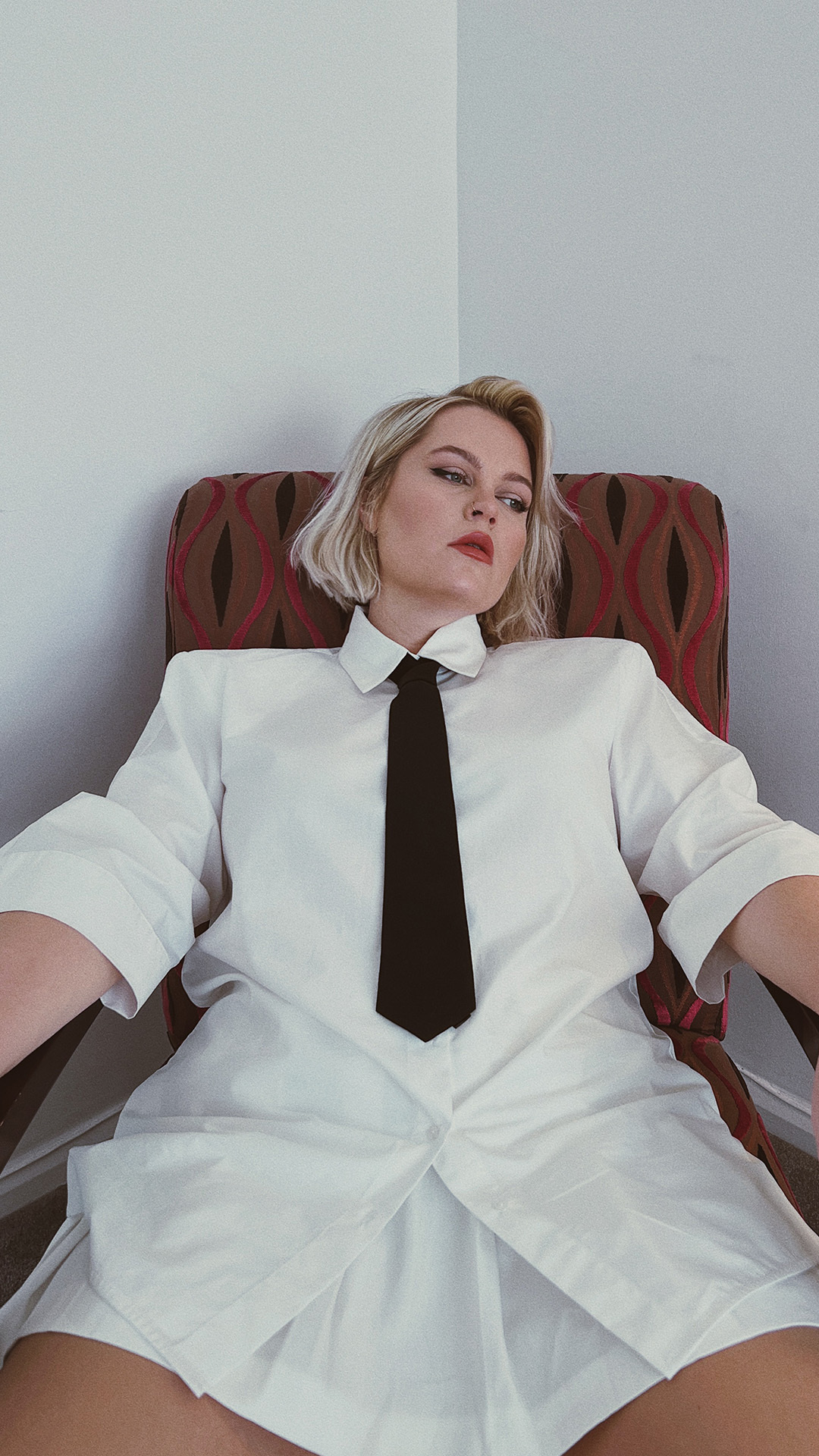 Songwriting As A Creative Outlet With Elli Ingram | Wolf & Badger