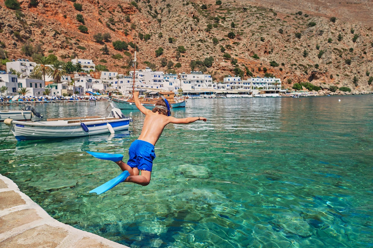 Black Week: Barn reiser fra 498,– | Familietilbud | Apollo