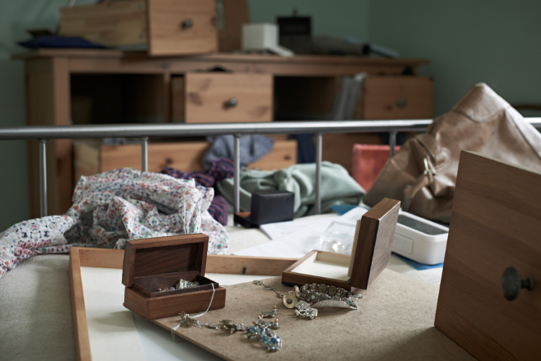 Best Jewellery insurance UK - Cover for engagement rings, watches and more