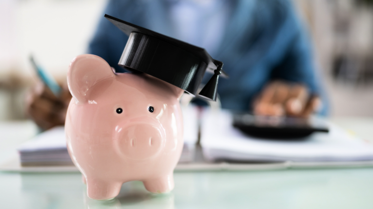 Postgraduate student loans for masters | MoneySavingExpert