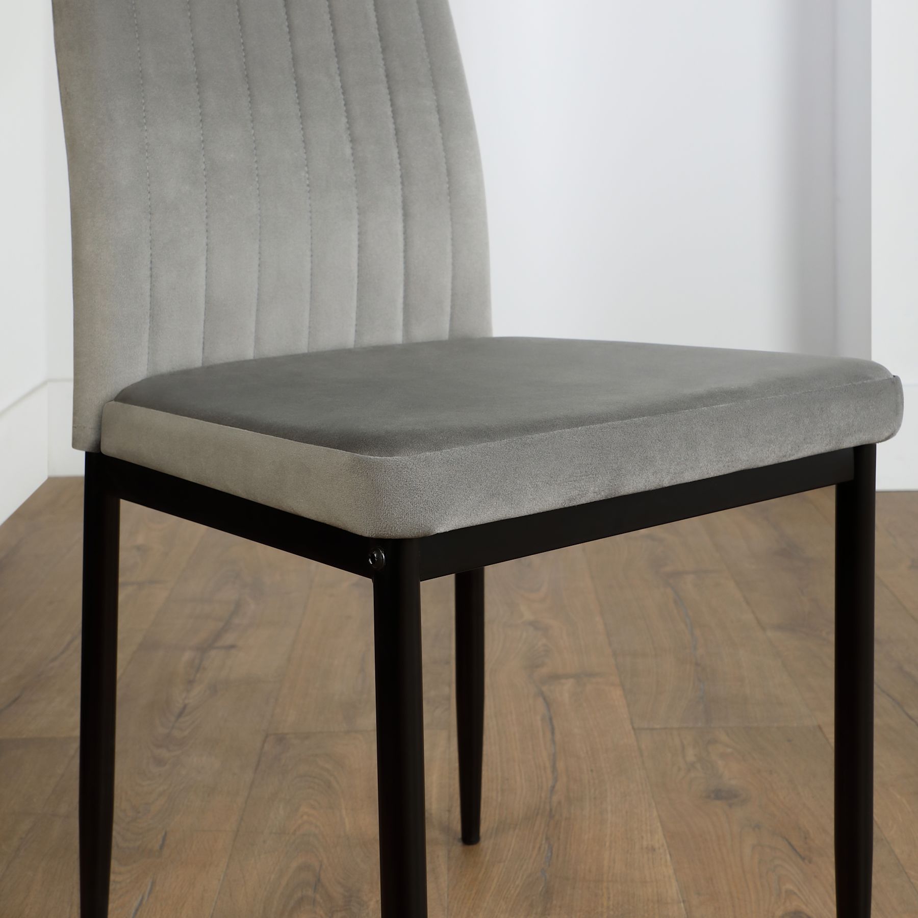 Traviso Round Industrial Dining Table & 4 Leon Chairs, Concrete Effect ...