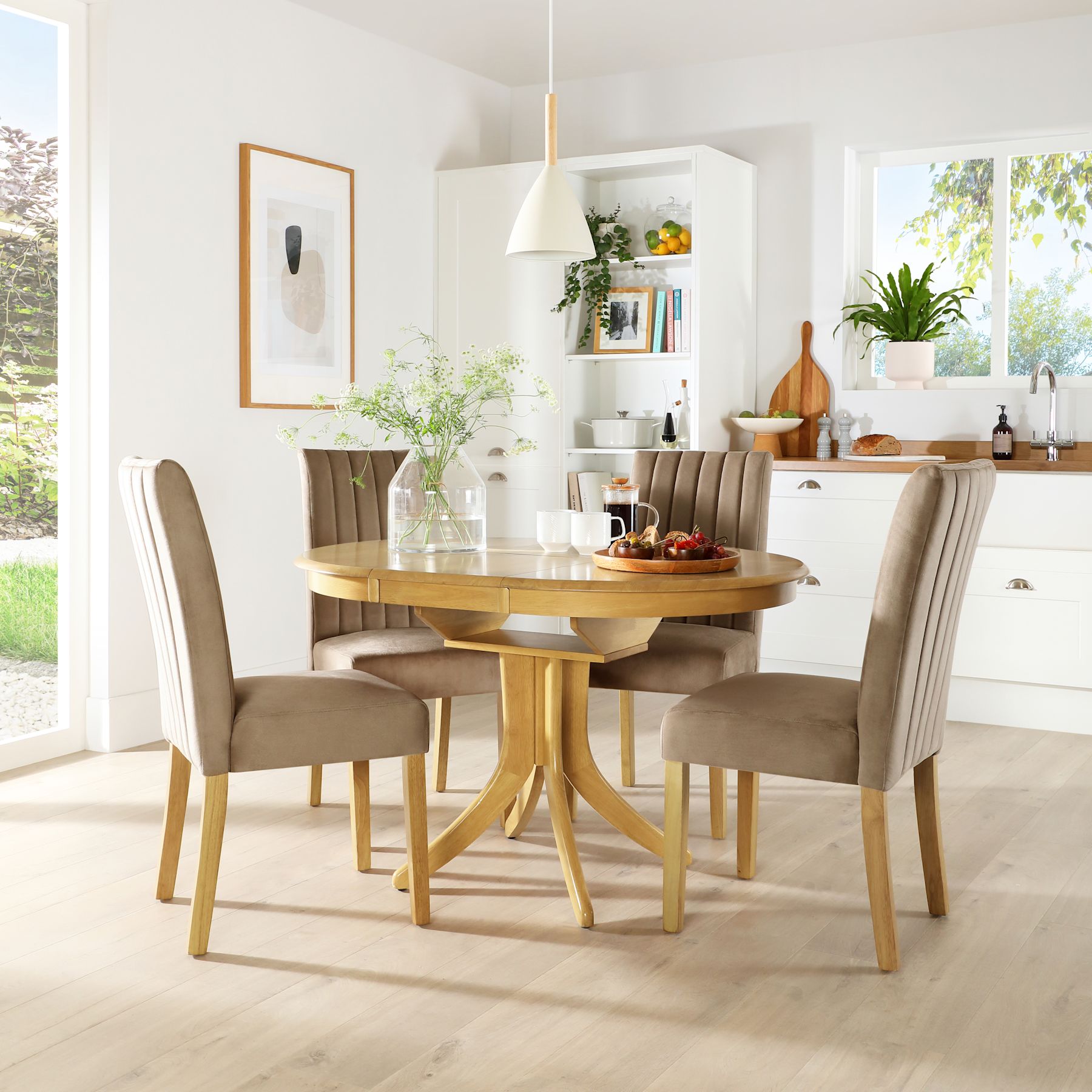 Hudson Round Extending Dining Table & 4 Salisbury Chairs, Natural Oak ...