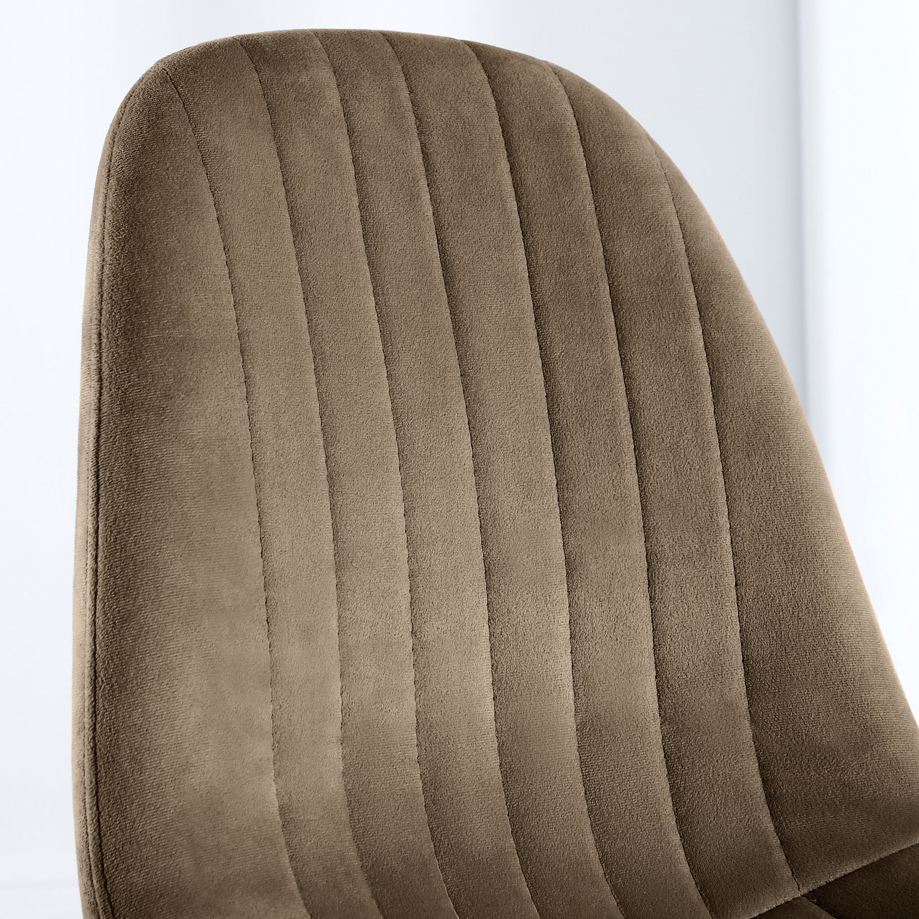 Traviso Round Dining Table & 4 Brooklyn Chairs, Light Oak Effect ...