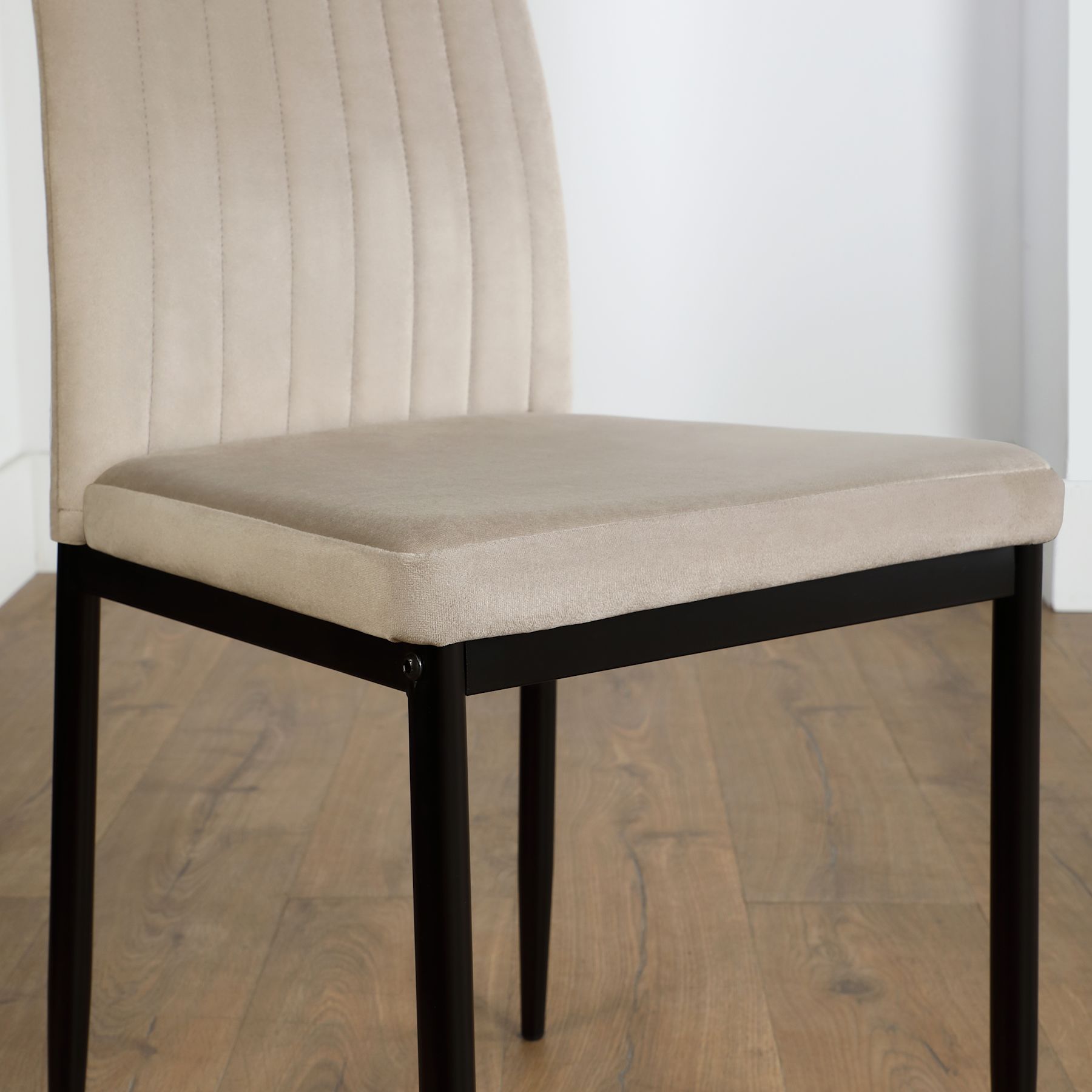 Orbit Round Dining Table & 4 Leon Chairs, White Marble Effect & Black ...