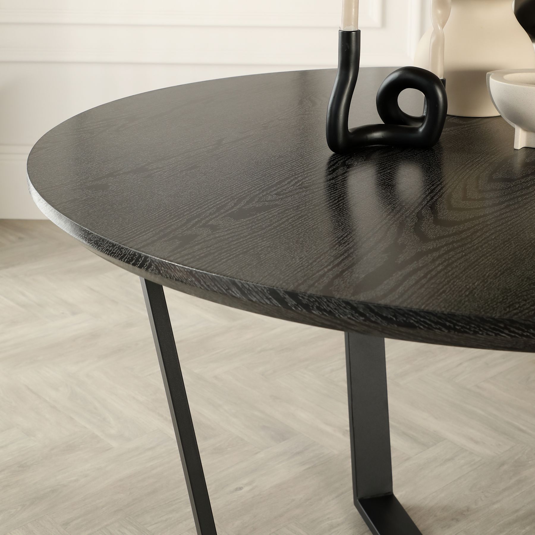 Traviso Round Dining Table & 4 Salisbury Chairs, Black Oak Effect ...