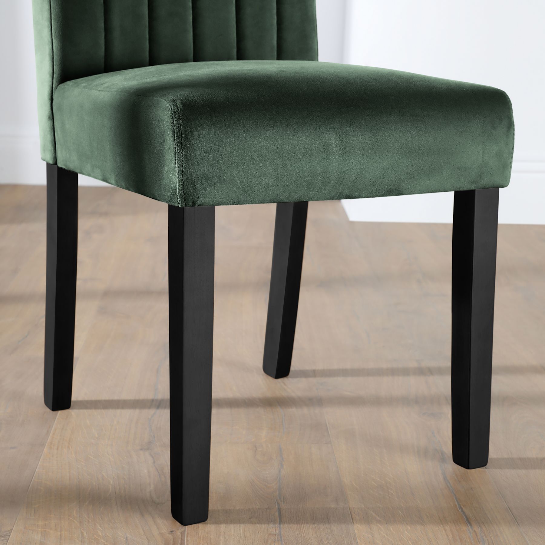 Franklin Dining Table & 4 Salisbury Chairs, Black Oak Effect & Black ...
