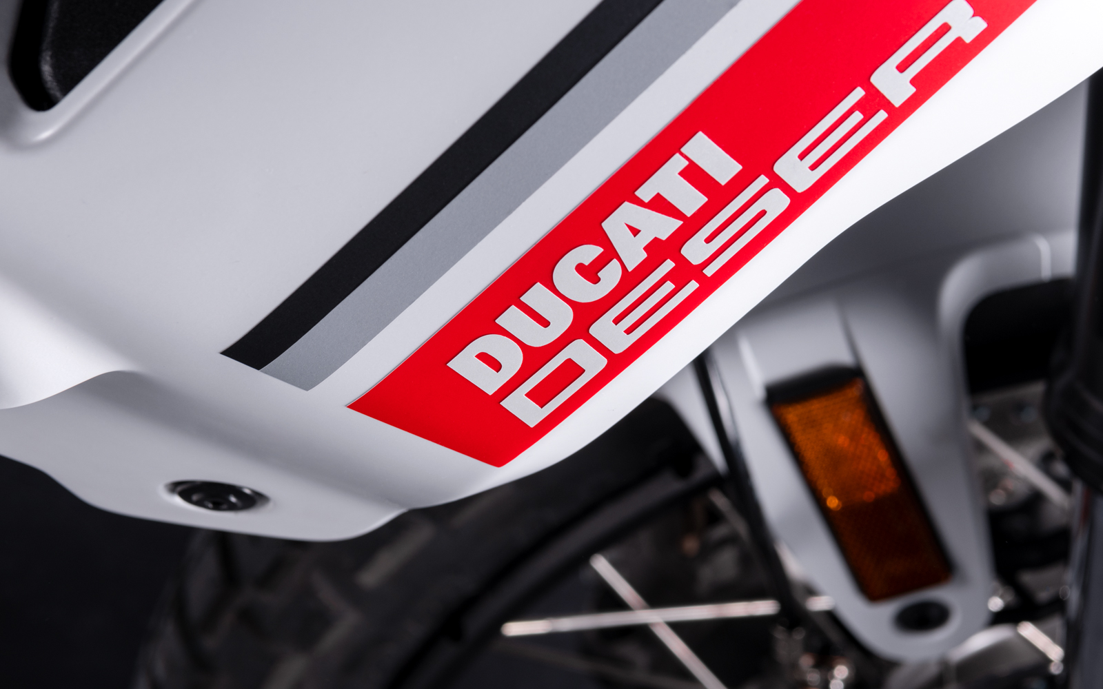 Ducati DesertX MY25 – Technical Specifications
