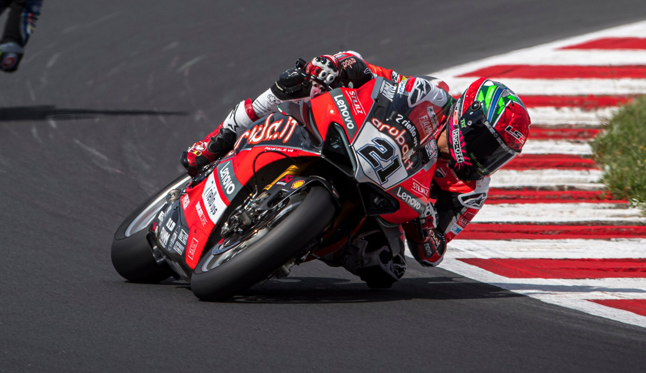 #CZEWorldSBK Día 3. Increíble victoria de Redding que domina la Carrera ...