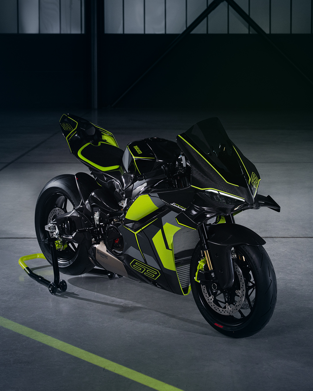 Panigale V4 Lamborghini - The Art of Unexpected.