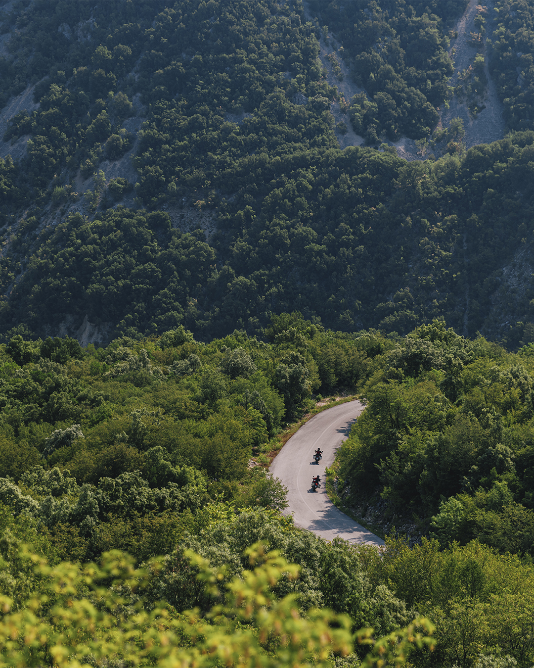 On and off-road: the road to Olympus - Bike travels